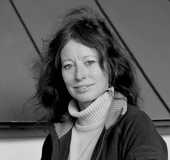 Cornelia Konrads - Manon Plezent